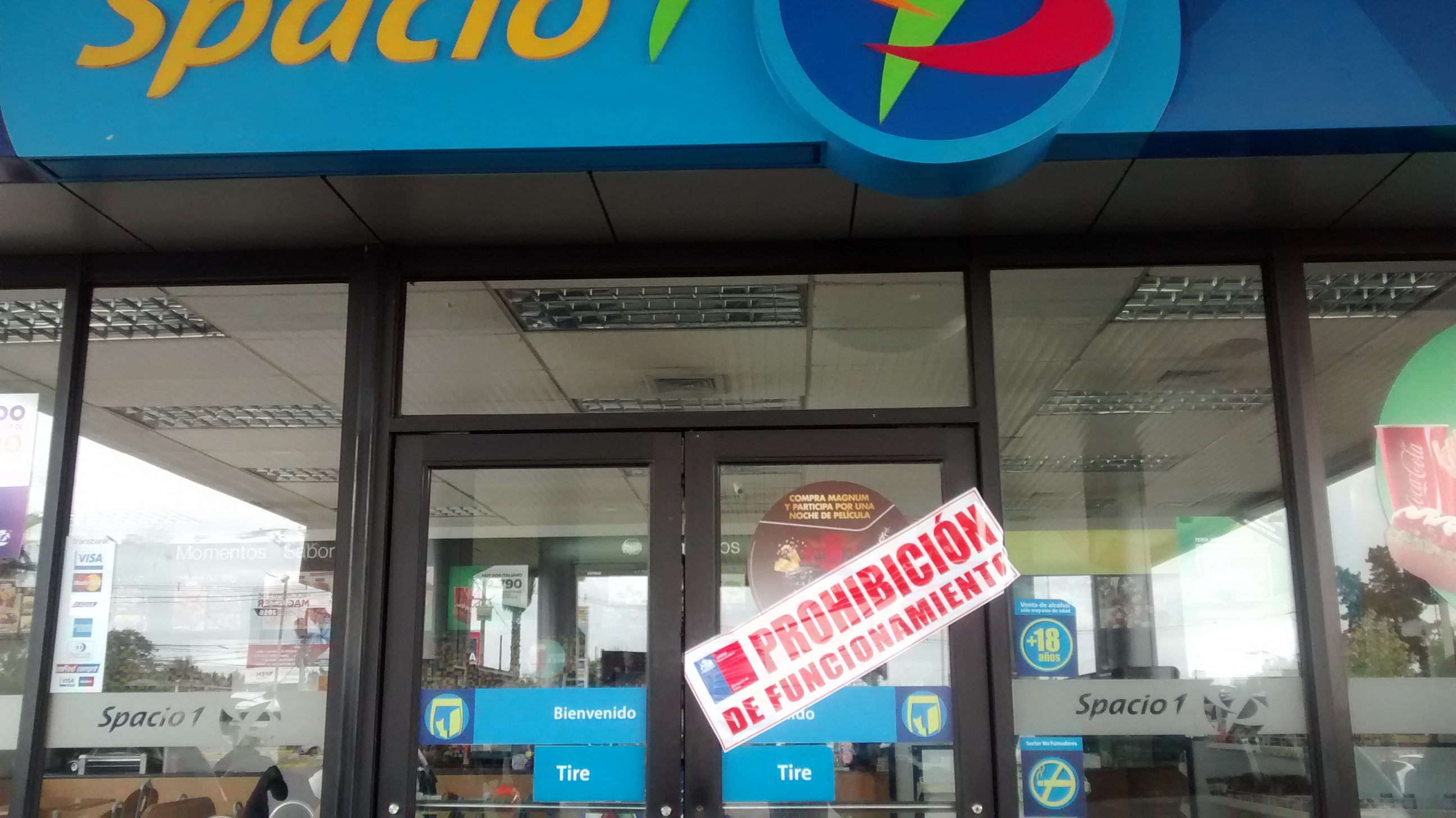Clausuran local de comida rápida, “Spacio 1” en servicentro Petrobras en Talca.